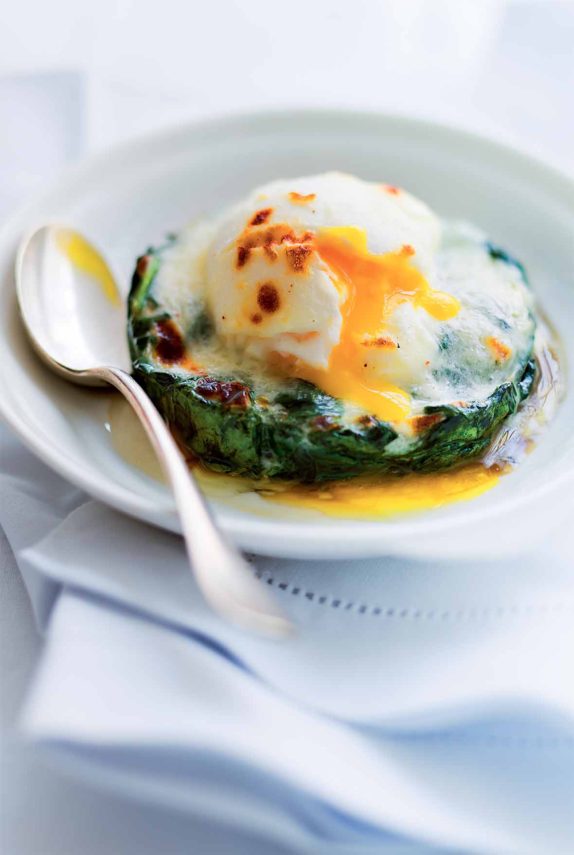 Recipe: Classic Eggs Florentine - A Breakfast Delight - Cook With Anna