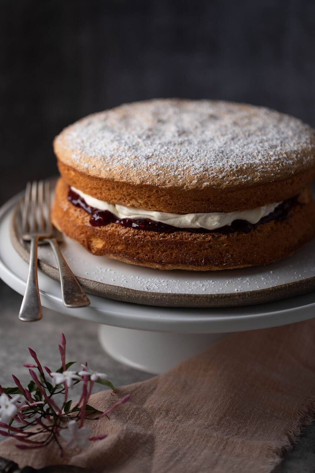 Recipe: Fluffy Sponge Cake - Cook With Anna